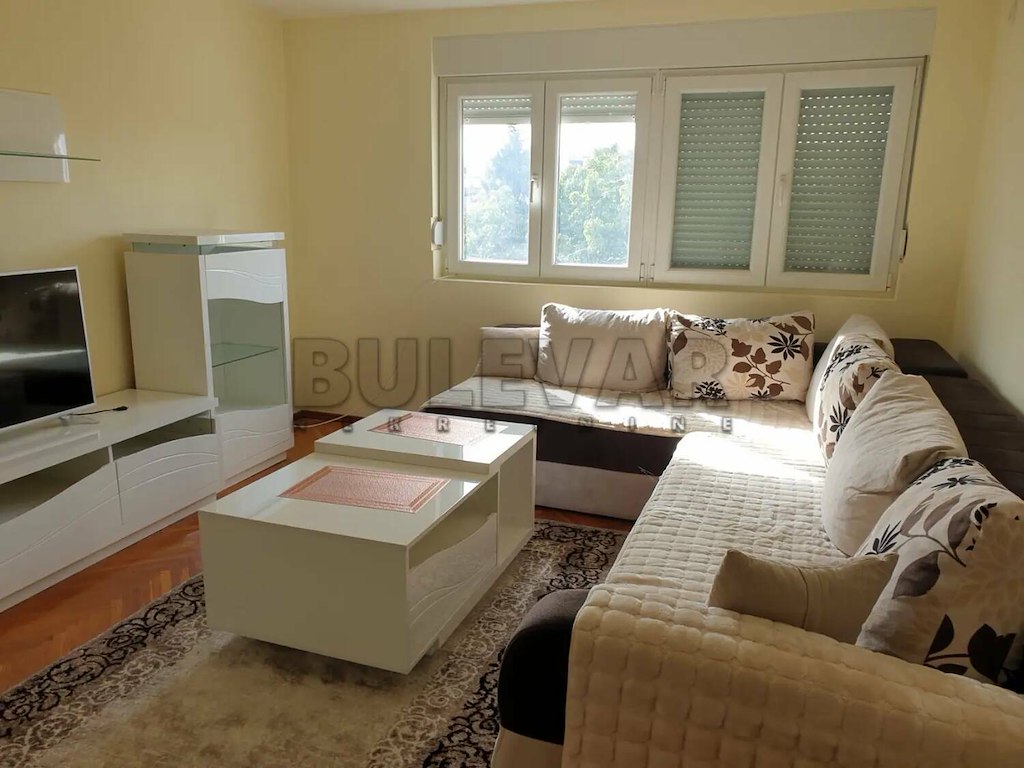 Jednoiposoban stan, Niš – Centar | Izdavanje · 67m² · 500€