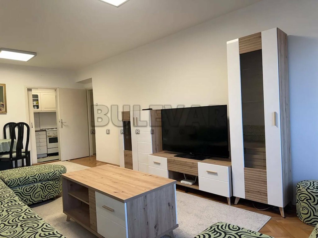 Trosoban stan, Niš – Gradska bolnica | Izdavanje · 69m² · 550€