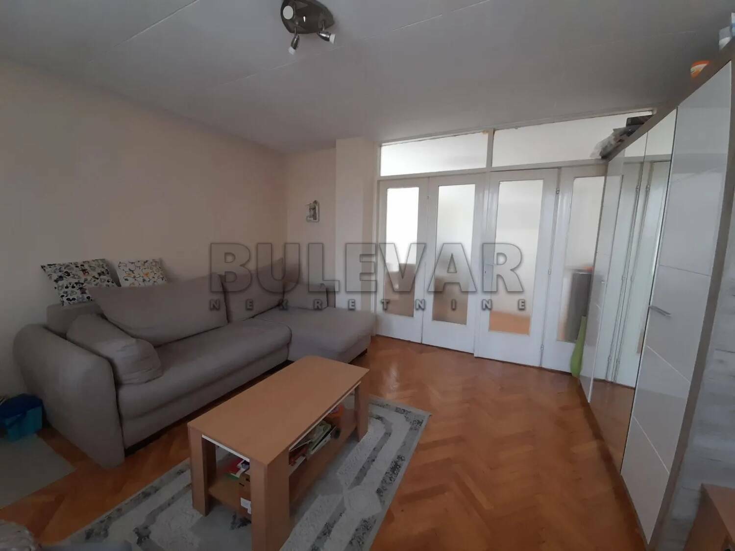 Dvosoban stan, Niš – Bulevar Nemanjića Zona 2 | Izdavanje · 59m² · 350€