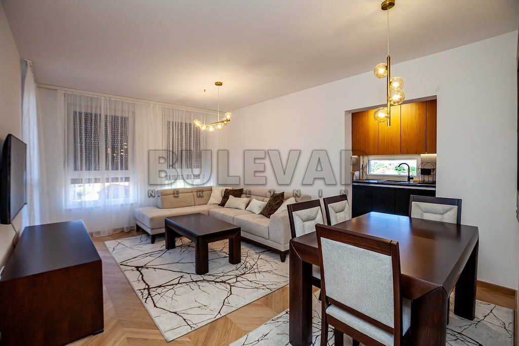 Poslovni prostor / Lokal, Leskovac – Ohridsko Naselje | Izdavanje · 650m² · 2.000€