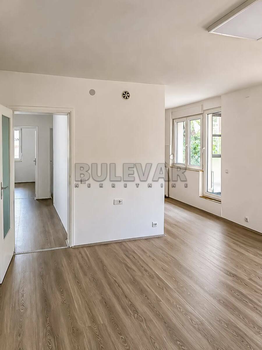 Poslovni prostor / Lokal, Niš – Centar | Izdavanje · 85m² · 850€