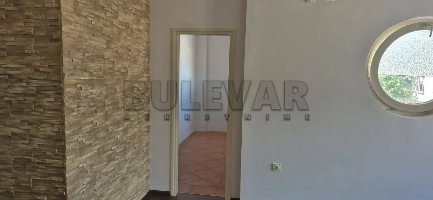 Poslovni prostor / Lokal, Niš – Centar | Izdavanje · 68m² · 800€