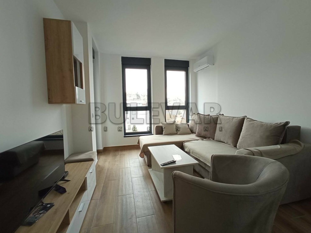 Poslovni prostor / Lokal, Niš – Centar | Izdavanje · 112m² · 1.500€