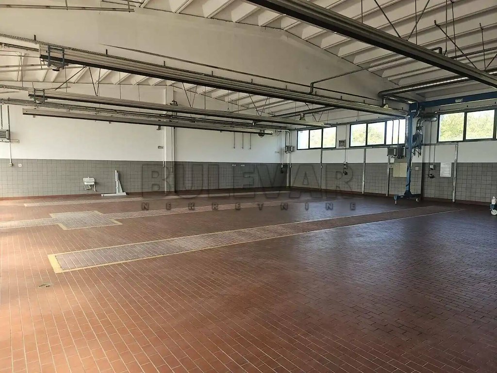 Poslovni prostor / Lokal, Niš – Vrtište | Izdavanje · 760m² · 3.420€