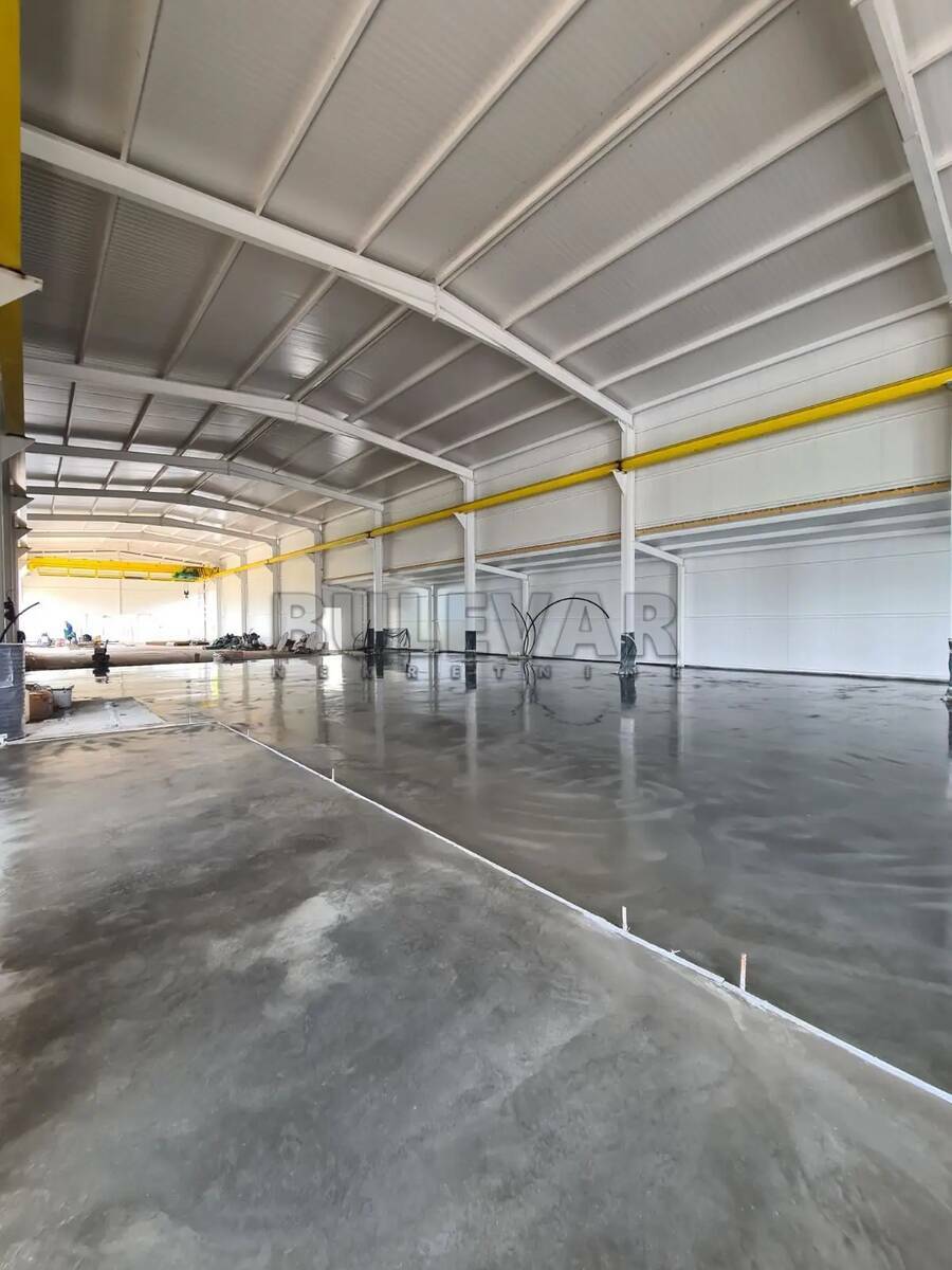 Poslovni prostor / Lokal, Svrljig – Svrljig | Izdavanje · 1200m² · 3.600€