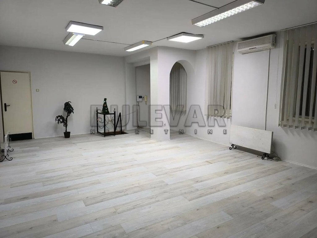 Poslovni prostor / Lokal, Niš – Centar | Izdavanje · 70m² · 500€