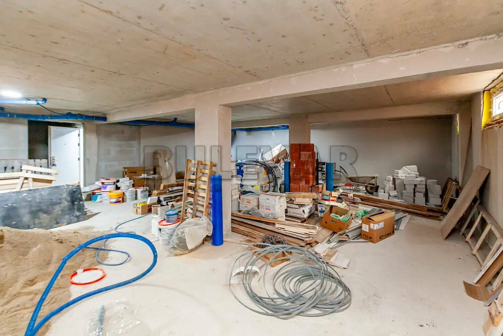 Poslovni prostor / Lokal, Niš – Bulevar Nemanjića | Izdavanje · 83m² · 45.000€