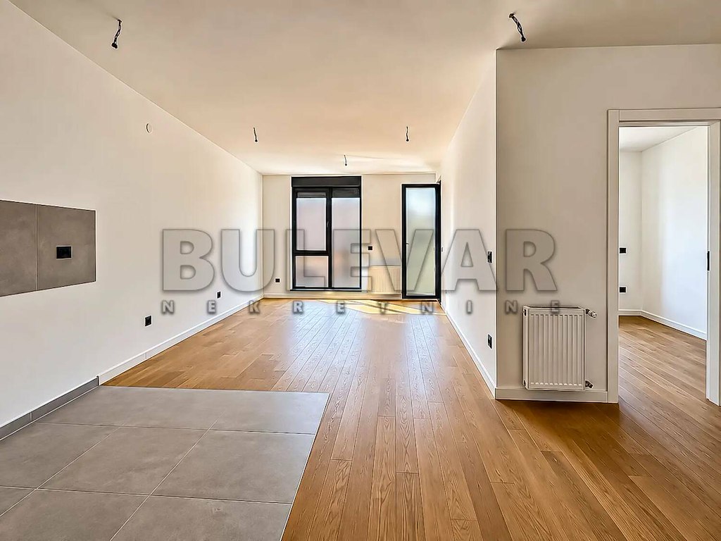 Poslovni prostor / Lokal, Niš – Crveni pevac | Izdavanje · 71m² · 700€