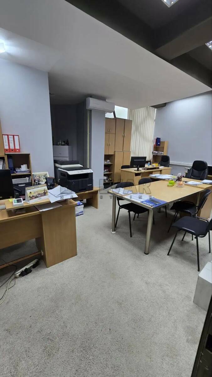 Poslovni prostor / Lokal, Niš – Bulevar Nemanjića Zona 2 | Izdavanje · 37m² · 350€