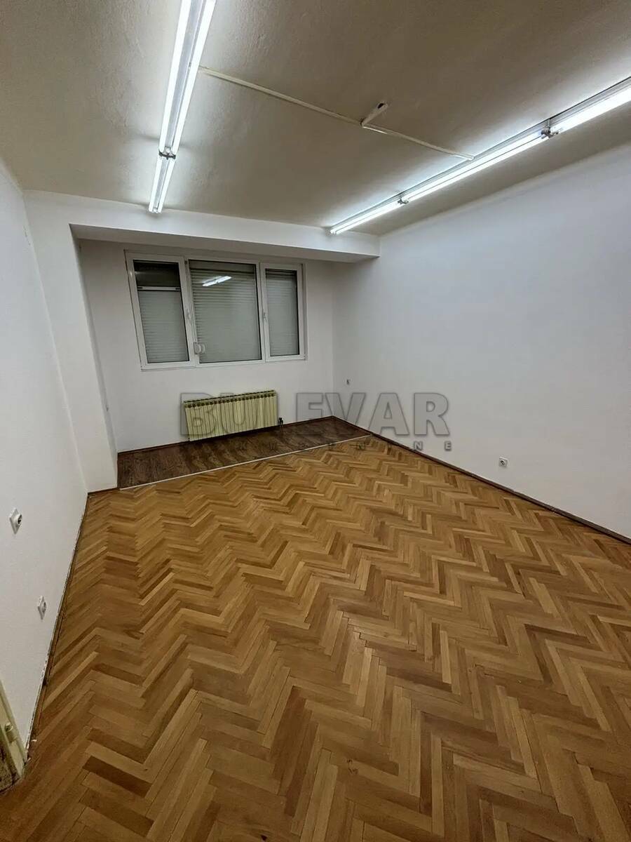 Poslovni prostor / Lokal, Niš – Čair | Izdavanje · 72m² · 700€