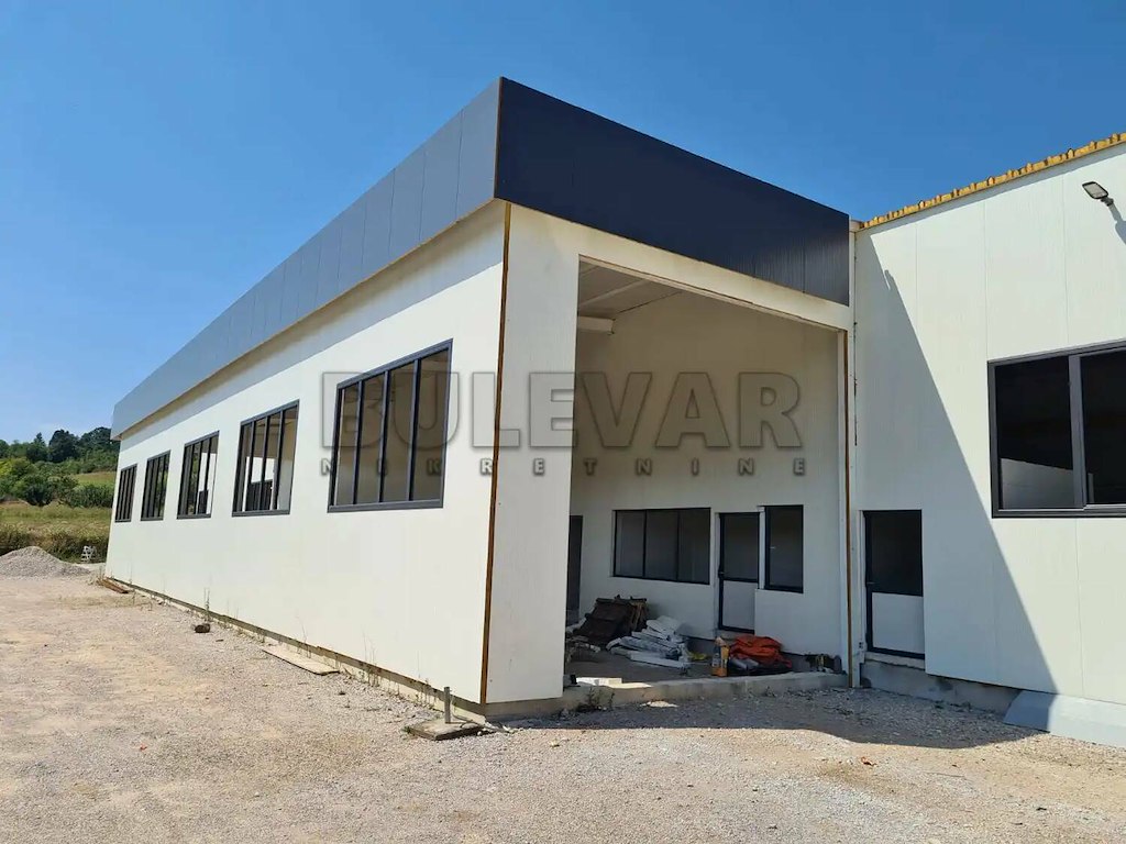 Poslovni prostor / Lokal, Svrljig – Svrljig | Izdavanje · 250m² · 1.600€