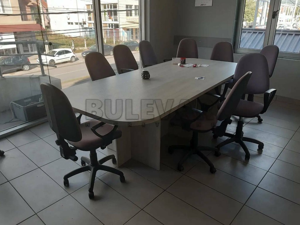 Poslovni prostor / Lokal, Niš – Donja Vrežina | Izdavanje · 212m² · 1.250€