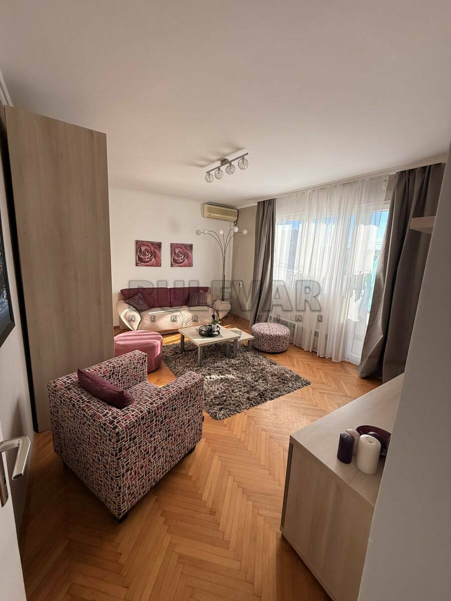 Poslovni prostor / Lokal, Niš – Durlan | Izdavanje · 40m² · 66.000€