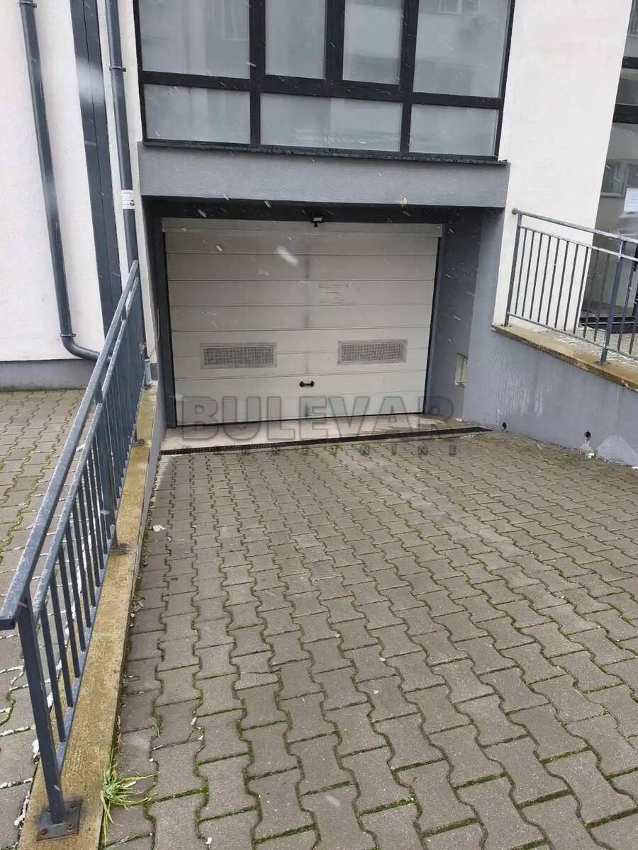 Garaza, Niš – Gradska bolnica | Izdavanje · 15m² · 80€
