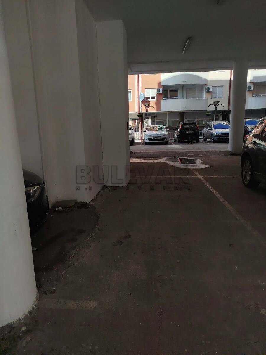 Garaza, Niš – Centar | Izdavanje · 14m² · 80€
