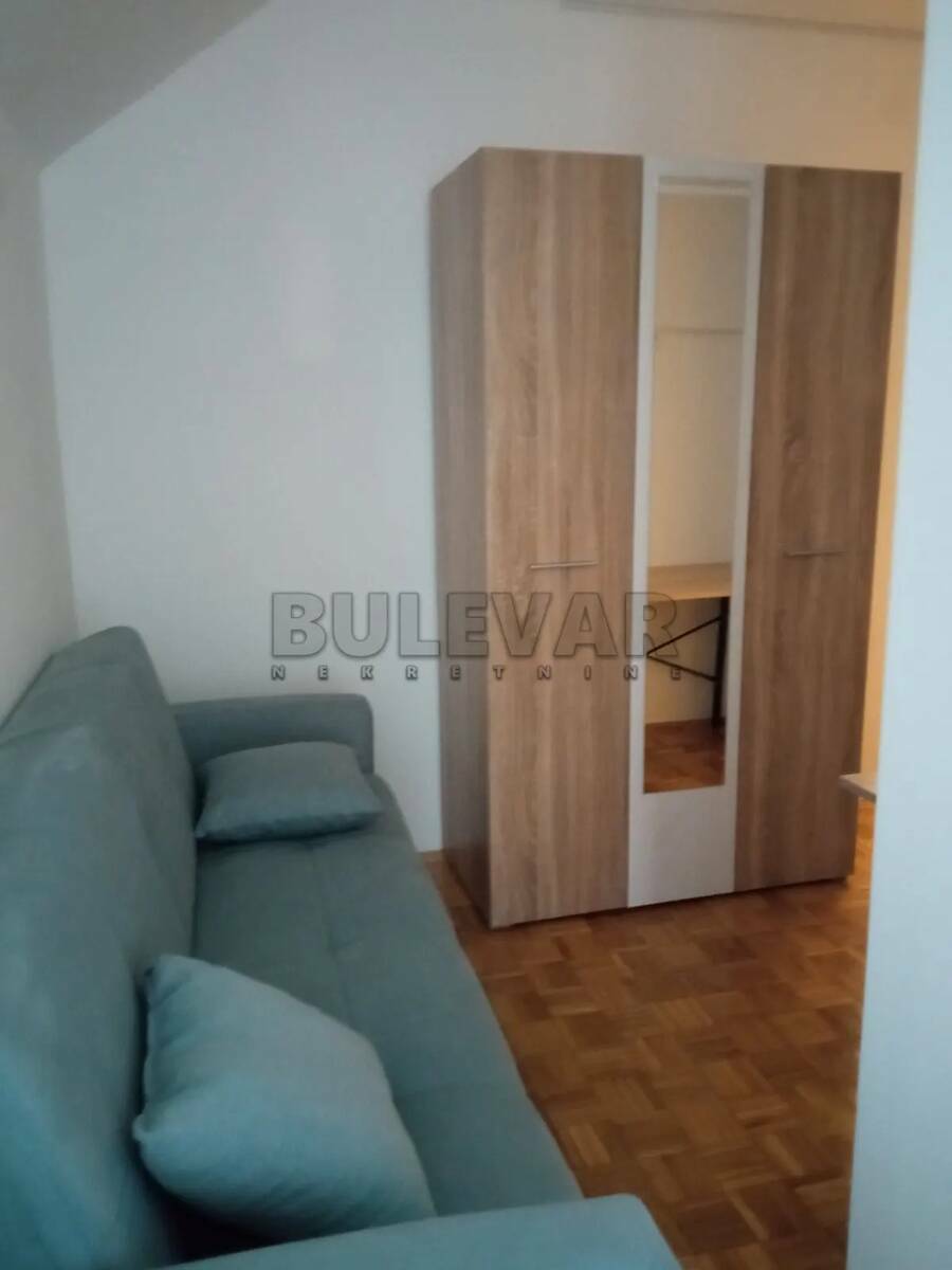 Jednosoban stan, Niš – Pravni fakultet | Prodaja · 40m² · 380€