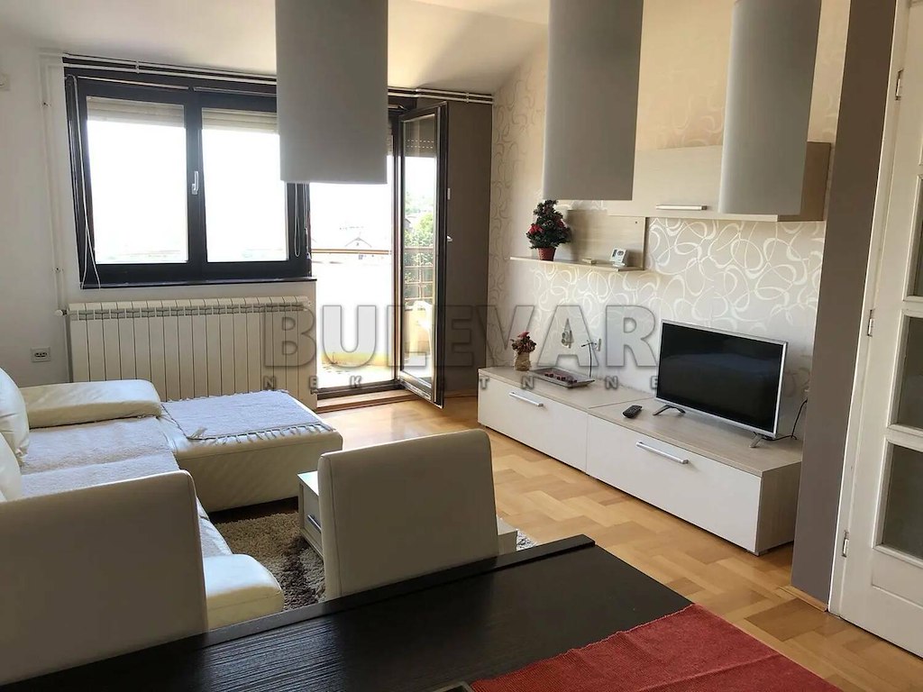 Trosoban stan, Niš – Pantelej(Niš) | Prodaja · 77m² · 500€