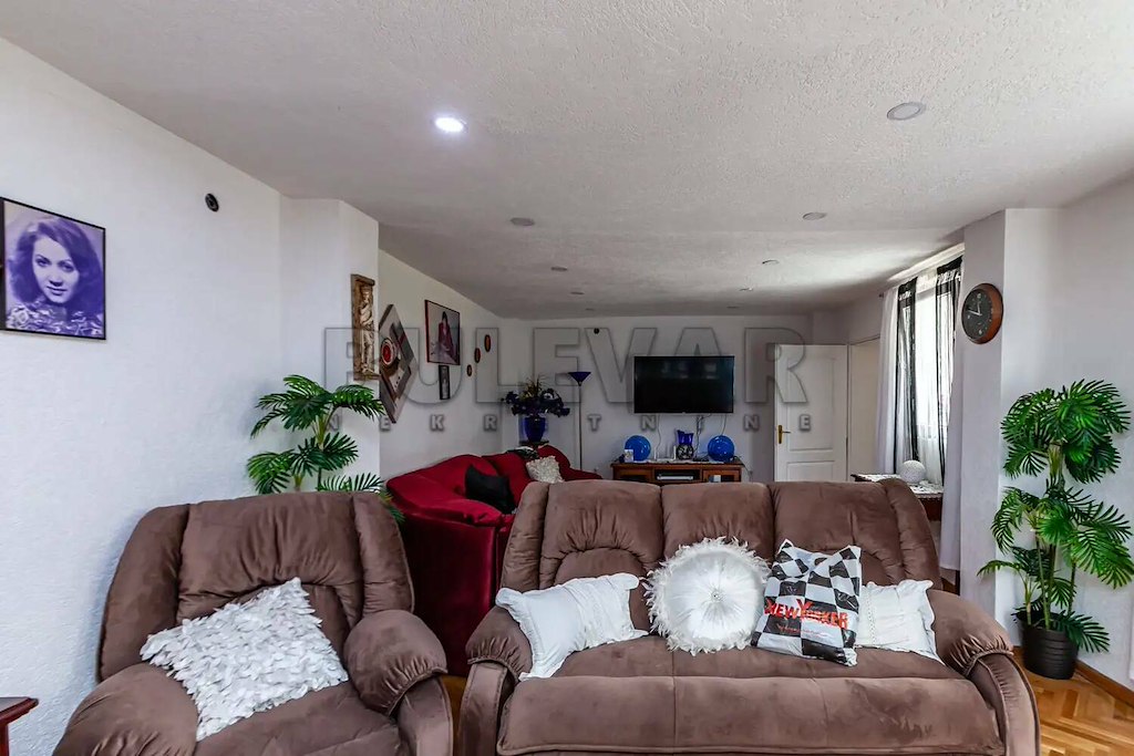 Kuća, Niš – Niška banja | Prodaja · 130m² · 140.000€