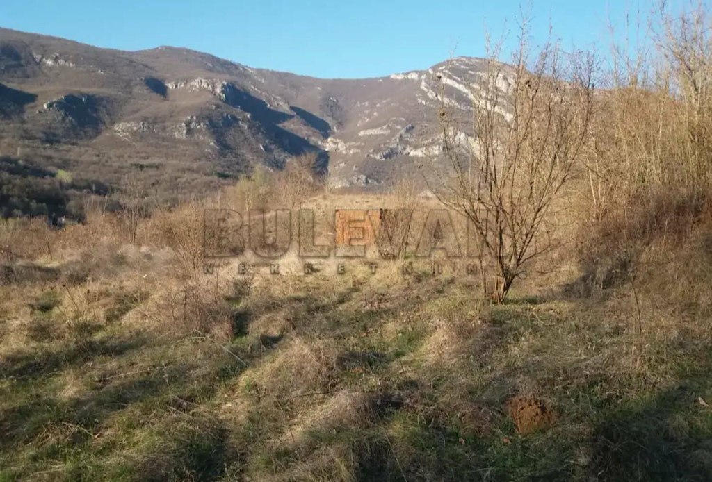 Plac, Niš – Ostrovica | Prodaja · 2305m² · 11.000€