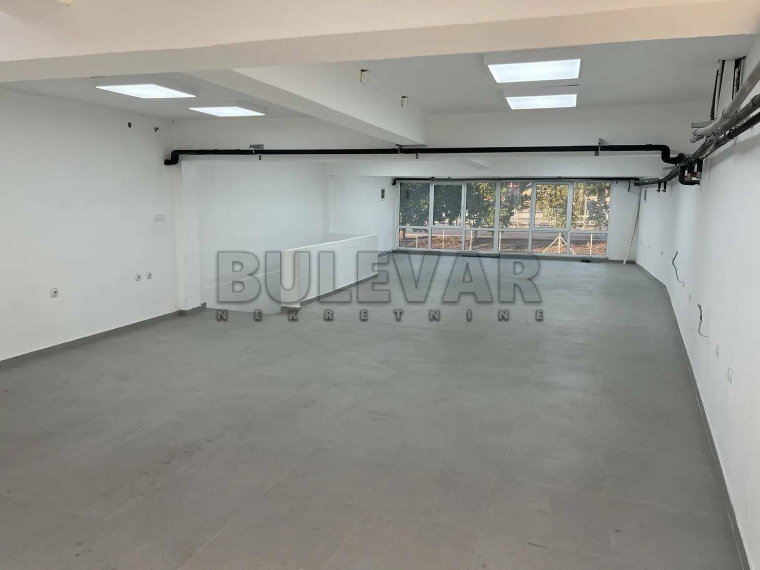 Poslovni prostor / Lokal, Niš – Ratko Jović | Prodaja · 240m² · 1.200€