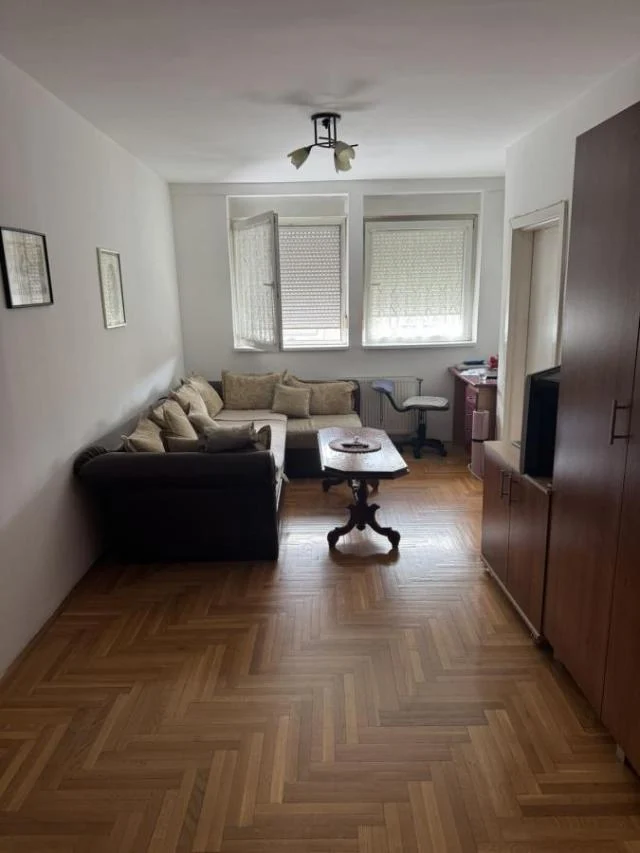 Dvosoban stan 46 m², Bulevar Oslobođenja, Novi Sad, 3. sprat