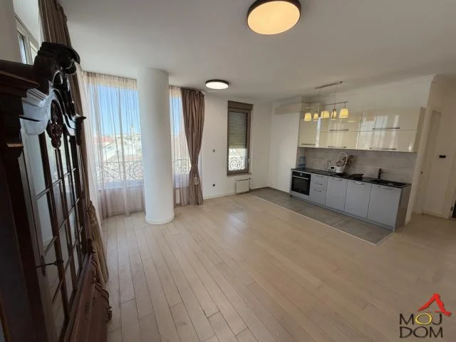 NOVI SAD - CENTAR - IZDAVANJE NEKRETNINA - 57 m2 - 1,000€