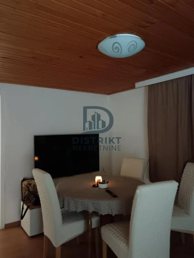 Komforan, trosoban stan u Durlanu kod Slatke kuće