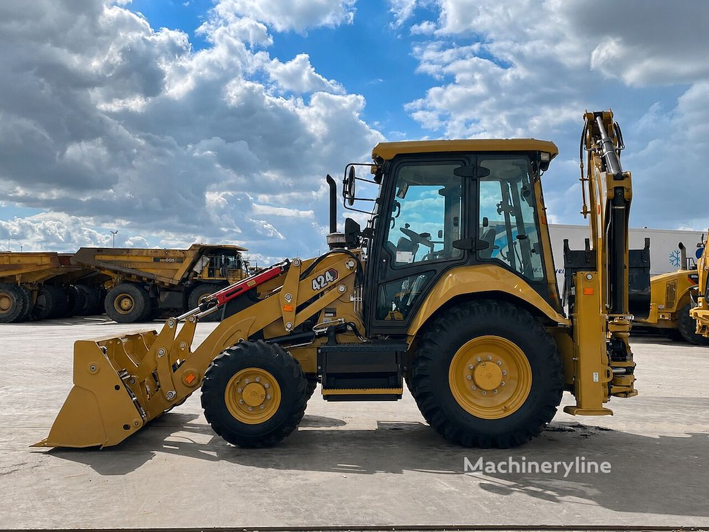 Novi Caterpillar 424 bager-utovarivač