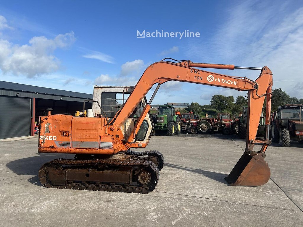 Hitachi EX60 bager guseničar