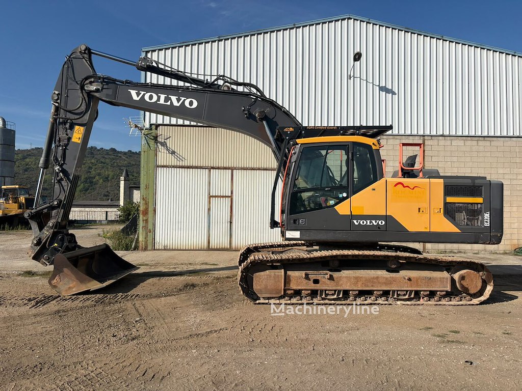 Volvo EC 220 E bager guseničar