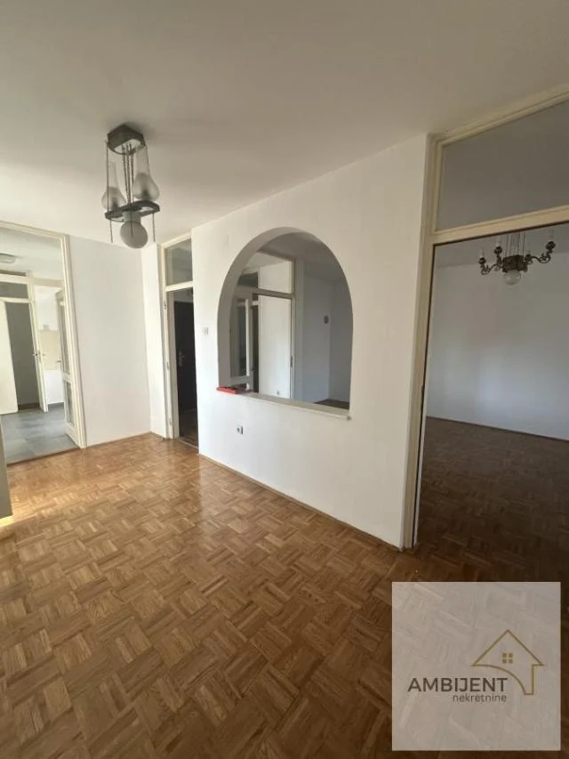 Troiposoban stan na Bežanijskoj kosi, 88m2