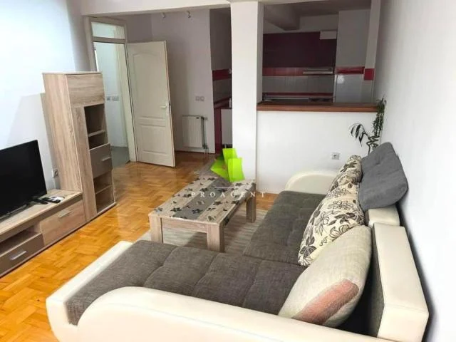 Jednoiposoban stan kod Narodnog pozorišta ID#9013