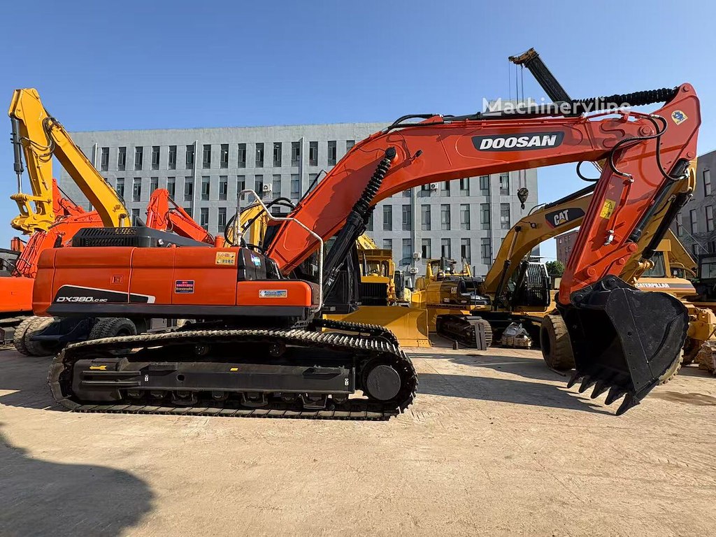 Doosan DX380 bager guseničar