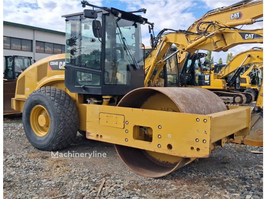 Caterpillar CS64B kompaktor s jednim valjkom