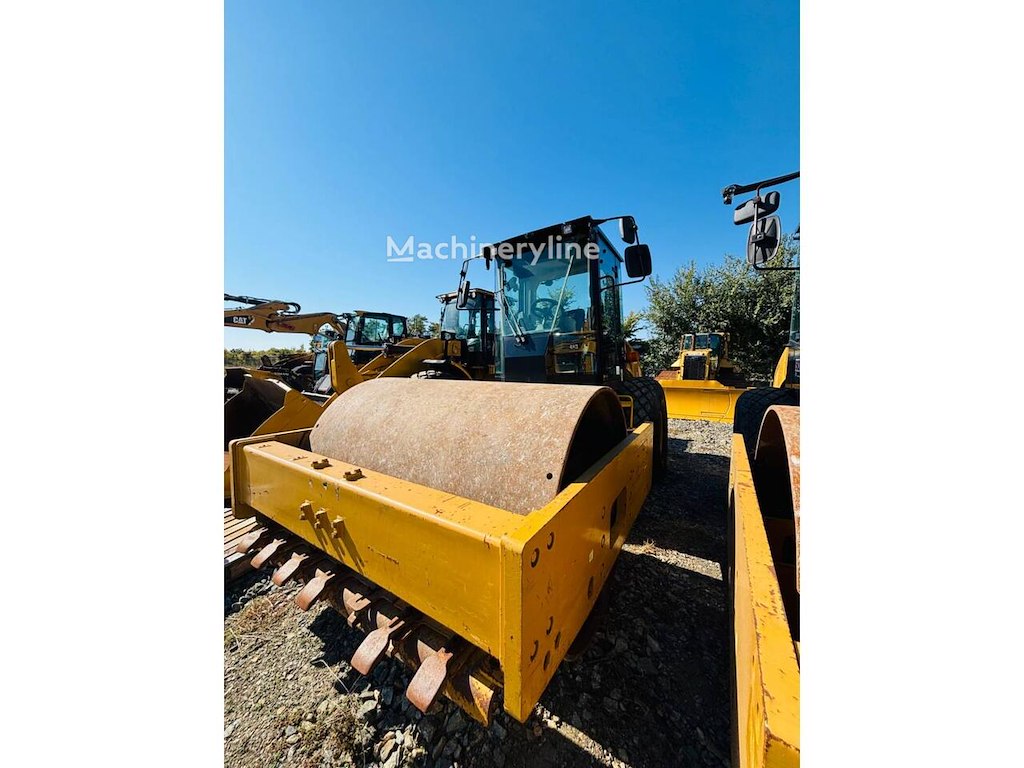 Caterpillar CS66B kompaktor s jednim valjkom
