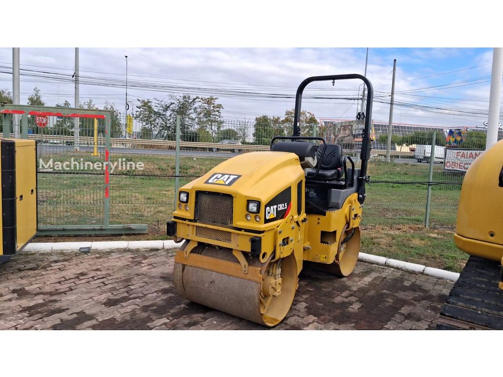 Caterpillar CB2.5LRC mali valjak