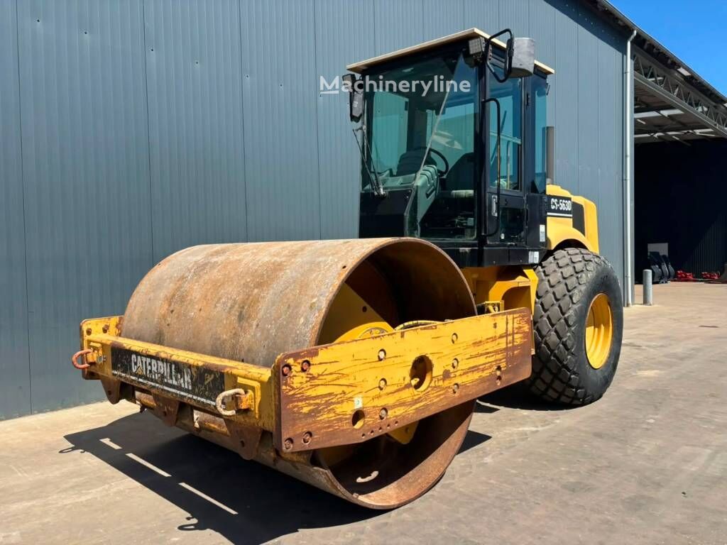 Caterpillar CS563D kompaktor s jednim valjkom