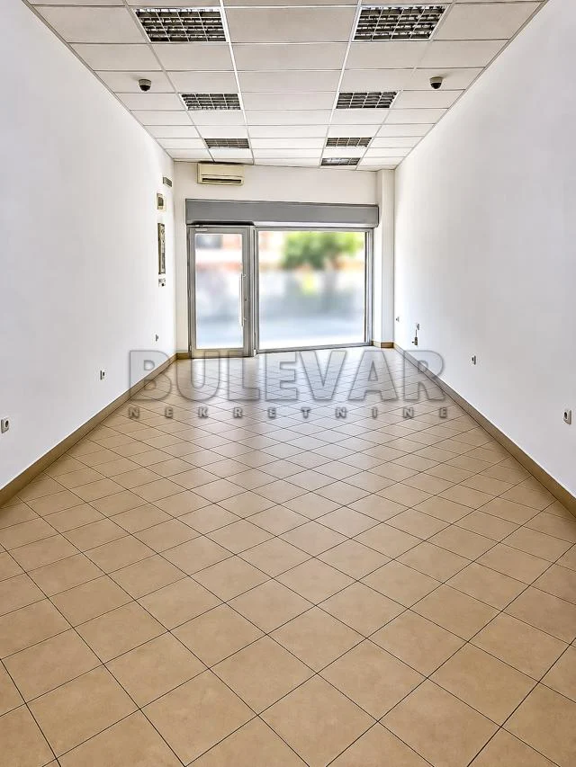 Izdaje se poslovni prostor u ulici Obilićev venac, 100m2