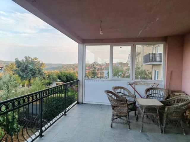 Sremčica – 3 četvorosobna stana, plac 5,97 ari ID#10363