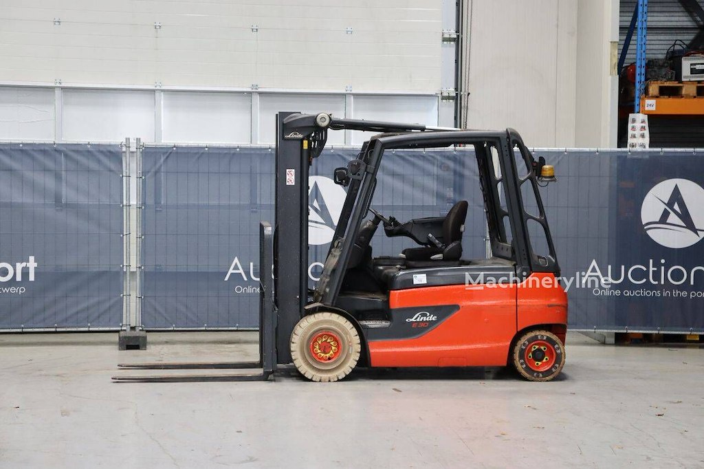 Prodaje se Linde E30L-01 električni viljuškar na aukciji