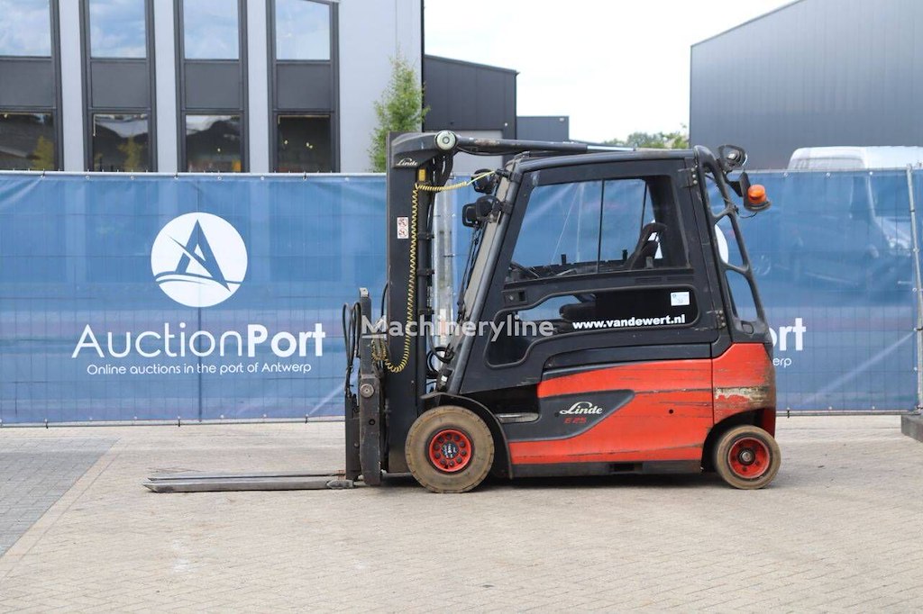 Prodaje se Linde E25L-01 električni viljuškar na aukciji