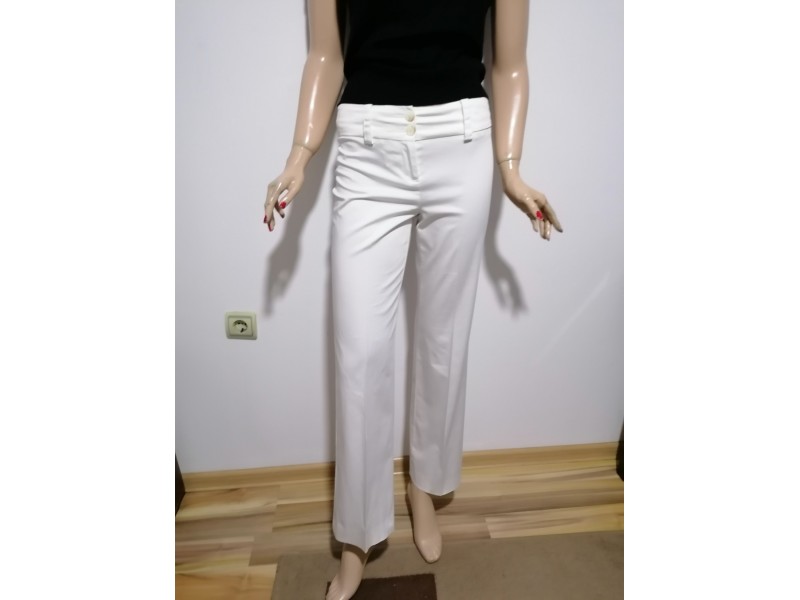 Bele pamucne pantalone vel.M
