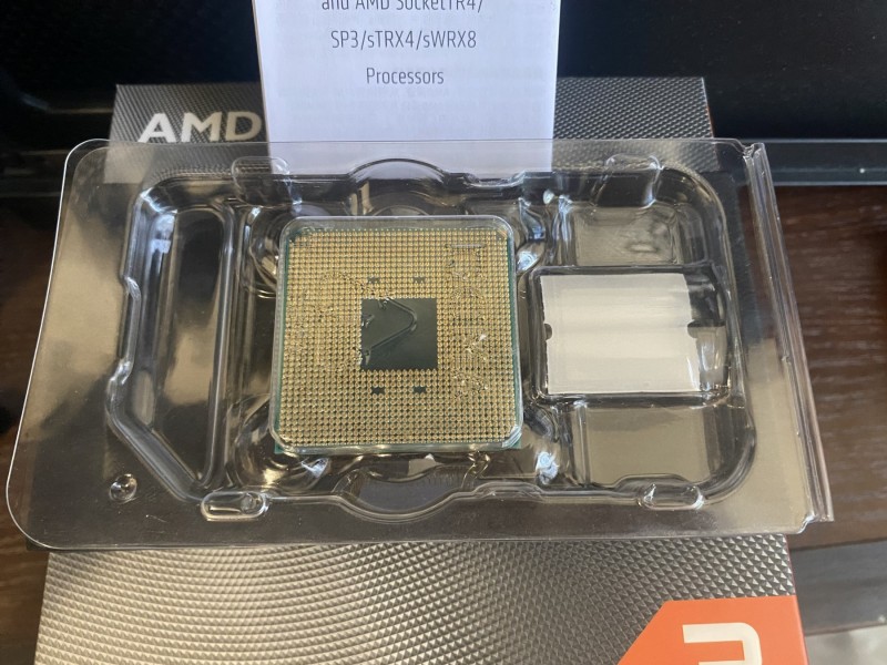 Ryzen 3 4100 BOX, savrseno stanje