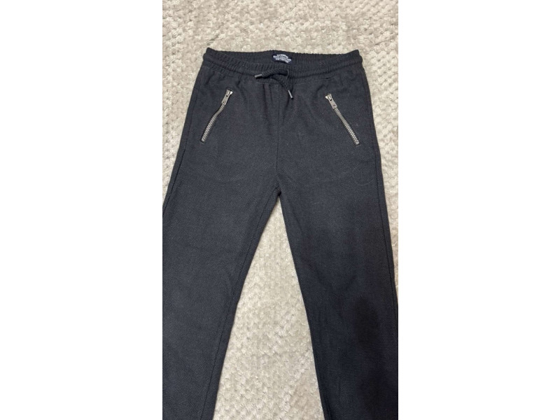 Pantalone WAIKIKI 128-134 (8-9 god) KAO NOVE!