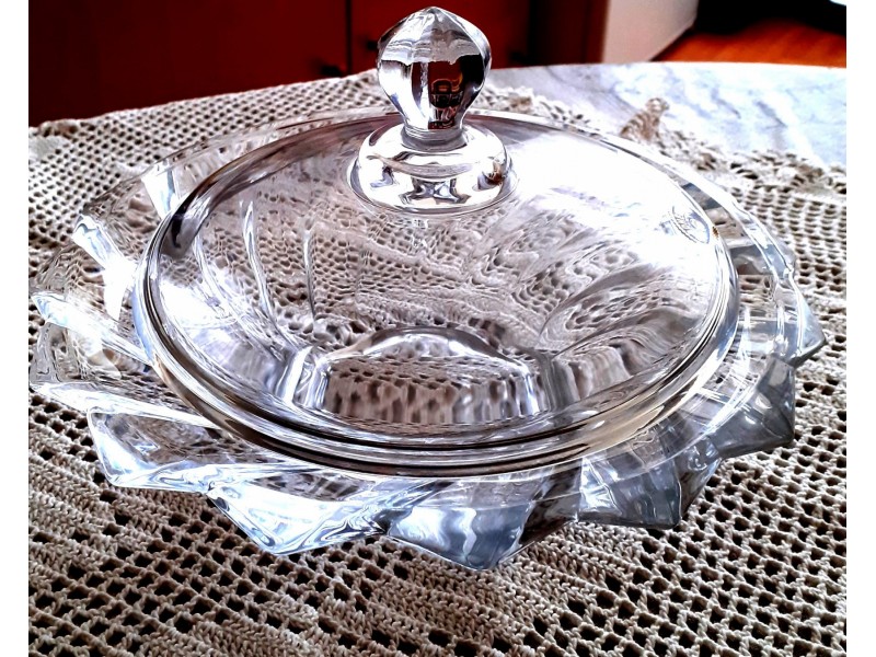 Činija sa poklopcem, češki kristal Bohemia, NEKORIŠĆENA