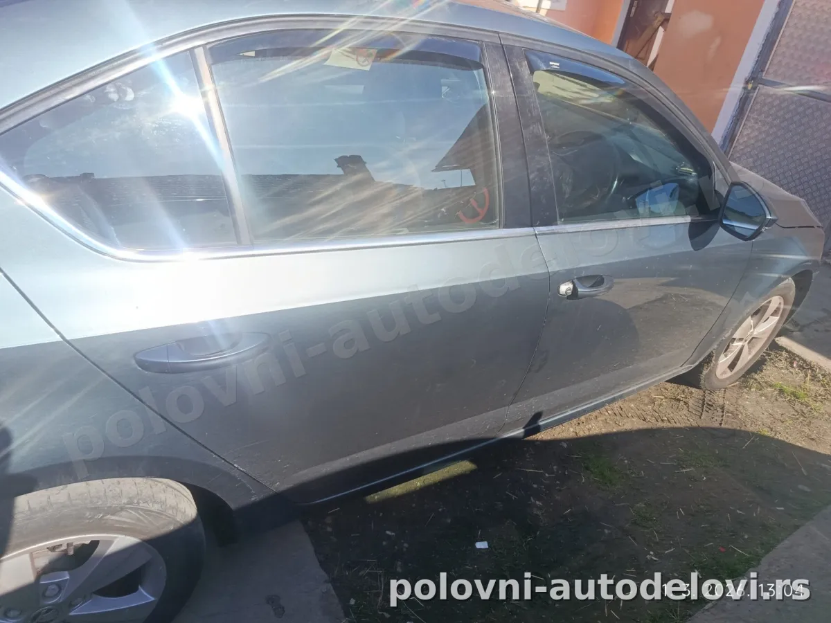 Zadnja desna vrata skoda octavia A7 restajling
