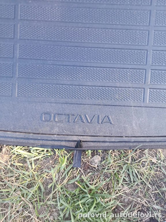 Tepih gepeka kadica skoda octavia A7 limuzina