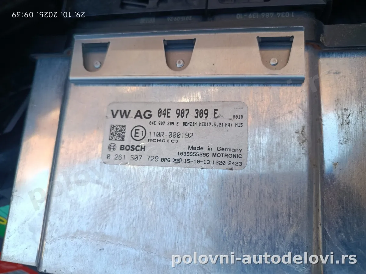Skoda octavia A7 metan motorni kompjuter 04E907 309 E