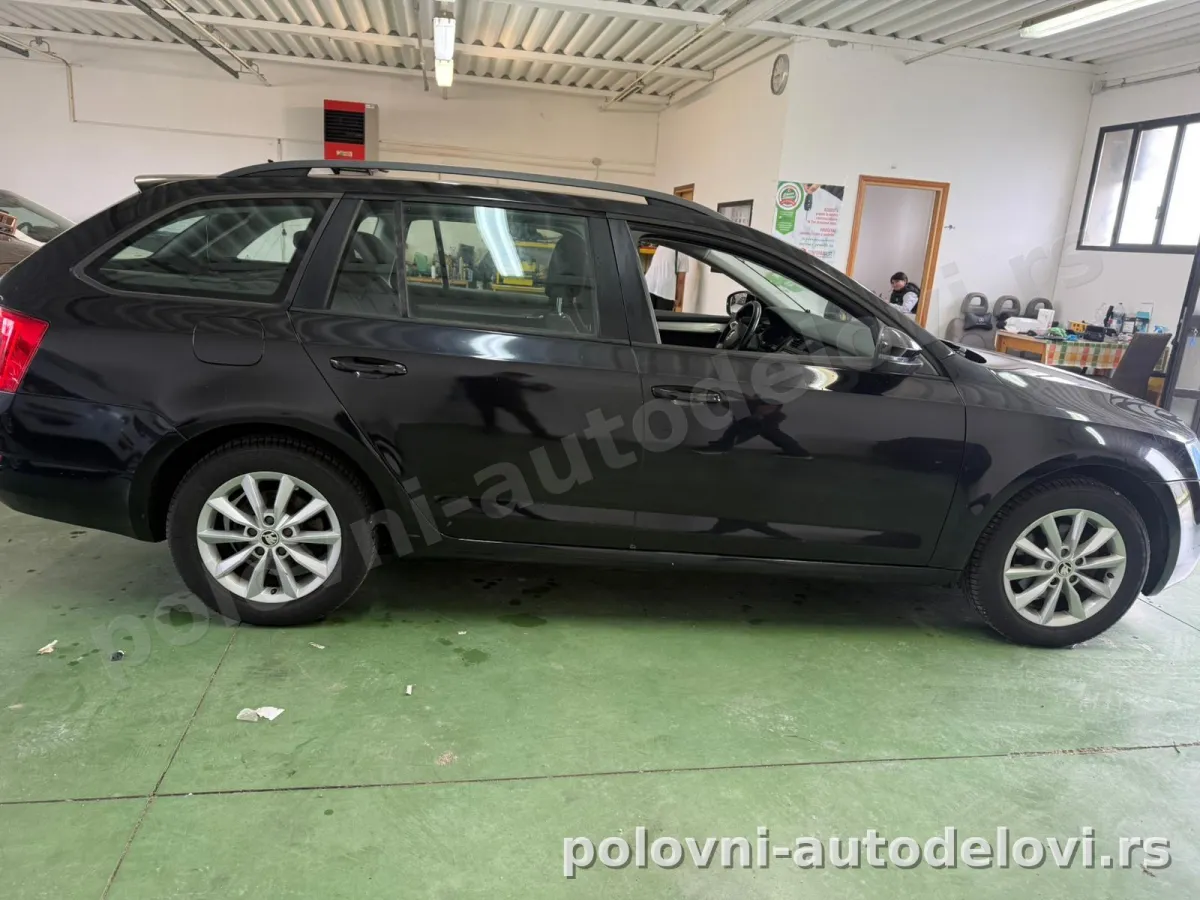 Octavia a7 zadnja desna vrata karavan