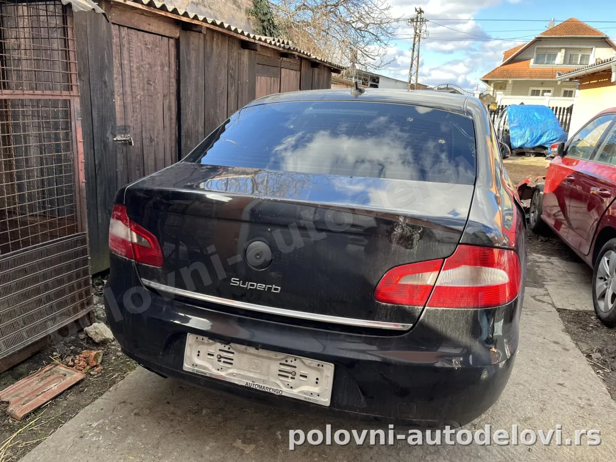 Skoda superb 2 polovni delovi
